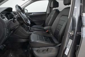 Pelēks Volkswagen Tiguan Allspace 2022 Viļņa, ar dzinēja tilpumu 2.00 L un nobraukumu 130 tūkst. km par 28900 €, foto 8 vietnē AUTOMOTO.COM.LV