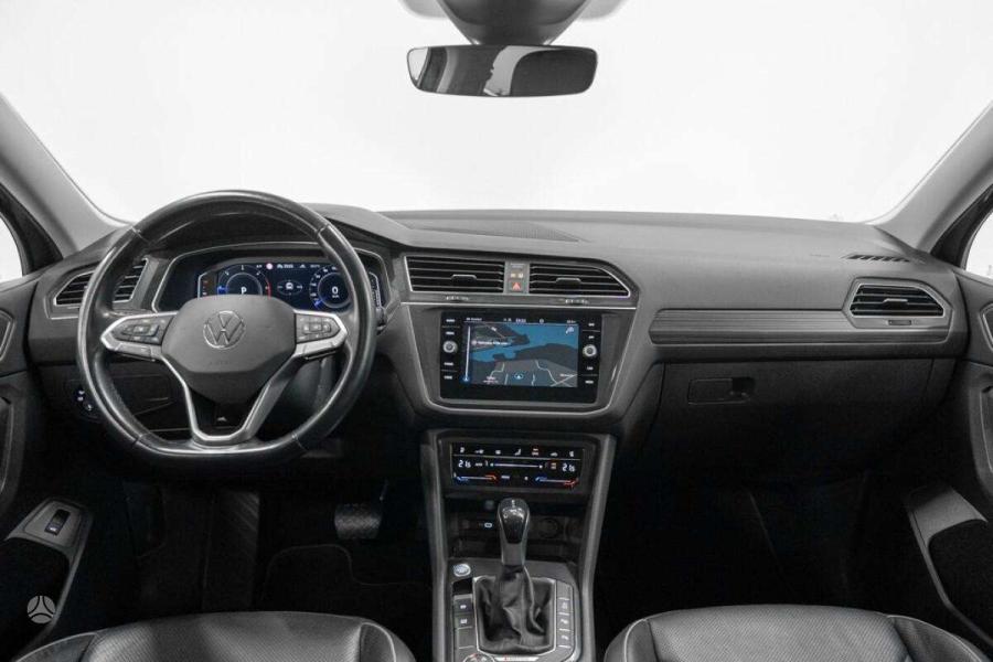 Pelēks Volkswagen Tiguan Allspace 2022 Viļņa, ar dzinēja tilpumu 2.00 L un nobraukumu 130 tūkst. km par 28900 €, foto 9 vietnē AUTOMOTO.COM.LV