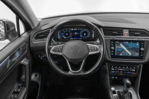 Pelēks Volkswagen Tiguan Allspace 2022 Viļņa, ar dzinēja tilpumu 2.00 L un nobraukumu 130 tūkst. km par 28900 €, foto 10 vietnē AUTOMOTO.COM.LV