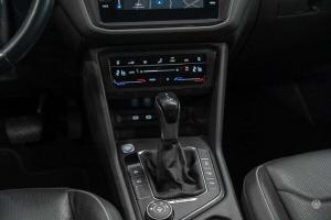 Pelēks Volkswagen Tiguan Allspace 2022 Viļņa, ar dzinēja tilpumu 2.00 L un nobraukumu 130 tūkst. km par 28900 €, foto 15 vietnē AUTOMOTO.COM.LV