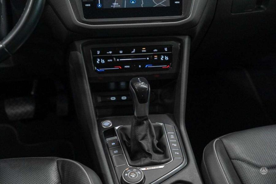 Pelēks Volkswagen Tiguan Allspace 2022 Viļņa, ar dzinēja tilpumu 2.00 L un nobraukumu 130 tūkst. km par 28900 €, foto 15 vietnē AUTOMOTO.COM.LV