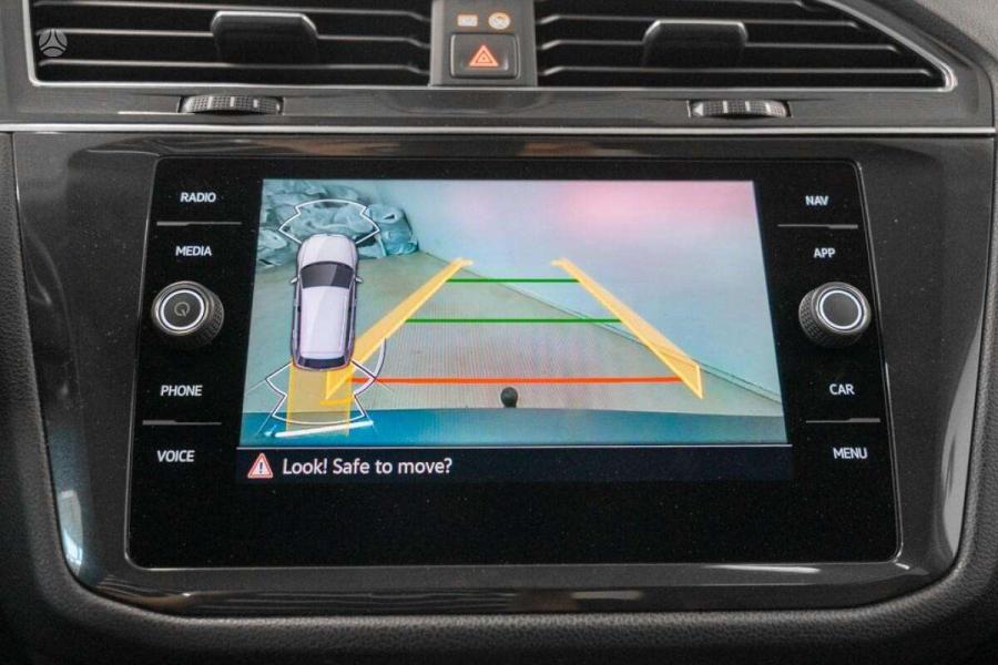 Pelēks Volkswagen Tiguan Allspace 2022 Viļņa, ar dzinēja tilpumu 2.00 L un nobraukumu 130 tūkst. km par 28900 €, foto 20 vietnē AUTOMOTO.COM.LV