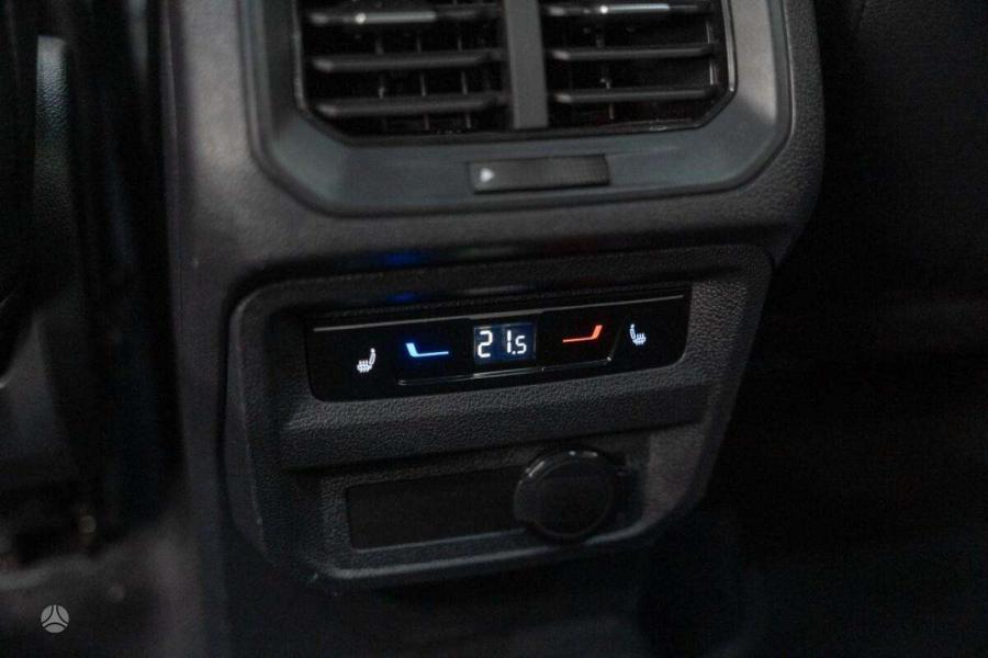 Pelēks Volkswagen Tiguan Allspace 2022 Viļņa, ar dzinēja tilpumu 2.00 L un nobraukumu 130 tūkst. km par 28900 €, foto 23 vietnē AUTOMOTO.COM.LV