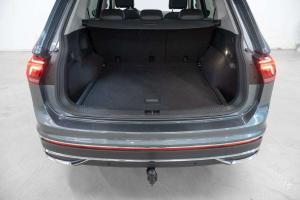Pelēks Volkswagen Tiguan Allspace 2022 Viļņa, ar dzinēja tilpumu 2.00 L un nobraukumu 130 tūkst. km par 28900 €, foto 25 vietnē AUTOMOTO.COM.LV