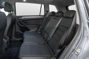 Pelēks Volkswagen Tiguan Allspace 2022 Viļņa, ar dzinēja tilpumu 2.00 L un nobraukumu 130 tūkst. km par 28900 €, foto 27 vietnē AUTOMOTO.COM.LV