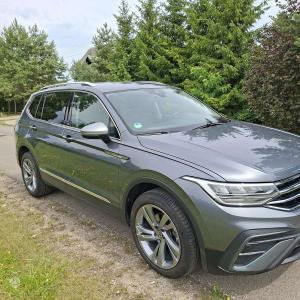 Grey Volkswagen Tiguan Allspace 2023 in Panevezys, with an engine capacity of 2.00 L and mileage of 27 thousand km for 28900 €, photo 3 on AUTOMOTO.COM.LV
