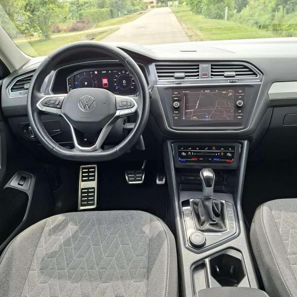 Серый Фольксваген Tiguan Allspace 2023 в Паневежис, объемом двигателя 2.00 л и пробегом 27 тыс. км за 28900 €, фото 9 на AUTOMOTO.COM.LV