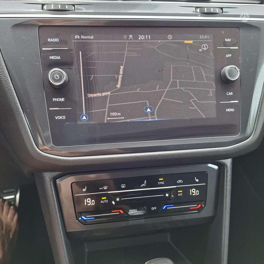 Grey Volkswagen Tiguan Allspace 2023 in Panevezys, with an engine capacity of 2.00 L and mileage of 27 thousand km for 28900 €, photo 11 on AUTOMOTO.COM.LV