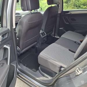 Grey Volkswagen Tiguan Allspace 2023 in Panevezys, with an engine capacity of 2.00 L and mileage of 27 thousand km for 28900 €, photo 15 on AUTOMOTO.COM.LV