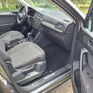 Grey Volkswagen Tiguan Allspace 2023 in Panevezys, with an engine capacity of 2.00 L and mileage of 27 thousand km for 28900 €, photo 19 on AUTOMOTO.COM.LV