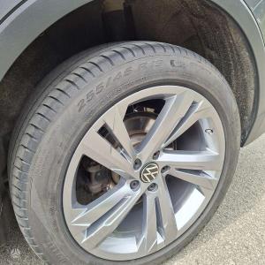 Grey Volkswagen Tiguan Allspace 2023 in Panevezys, with an engine capacity of 2.00 L and mileage of 27 thousand km for 28900 €, photo 25 on AUTOMOTO.COM.LV