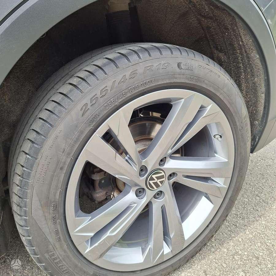 Grey Volkswagen Tiguan Allspace 2023 in Panevezys, with an engine capacity of 2.00 L and mileage of 27 thousand km for 28900 €, photo 25 on AUTOMOTO.COM.LV