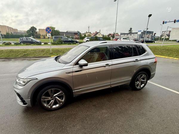 Grey Volkswagen Tiguan Allspace 2023 in Taurage, with an engine capacity of 2.00 L and mileage of 200 thousand km for 23300 €, photo 3 on AUTOMOTO.COM.LV