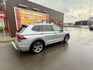 Pelēks Volkswagen Tiguan Allspace 2023 Tauragė, ar dzinēja tilpumu 2.00 L un nobraukumu 200 tūkst. km par 23300 €, foto 7 vietnē AUTOMOTO.COM.LV