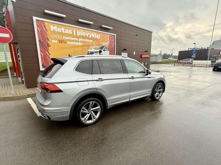 Pelēks Volkswagen Tiguan Allspace 2023 Tauragė, ar dzinēja tilpumu 2.00 L un nobraukumu 200 tūkst. km par 23300 €, foto 7 vietnē AUTOMOTO.COM.LV
