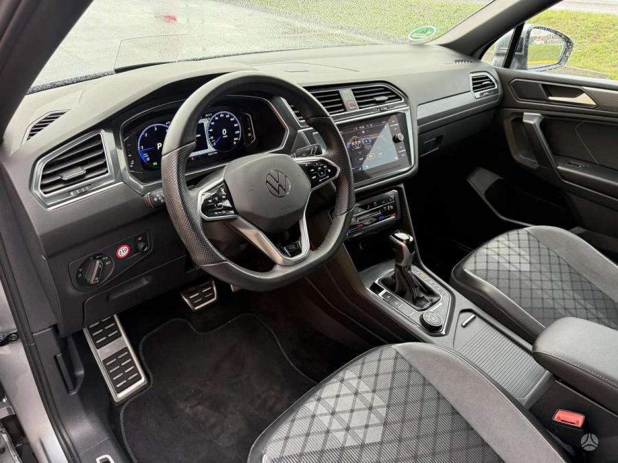 Pelēks Volkswagen Tiguan Allspace 2023 Tauragė, ar dzinēja tilpumu 2.00 L un nobraukumu 200 tūkst. km par 23300 €, foto 14 vietnē AUTOMOTO.COM.LV