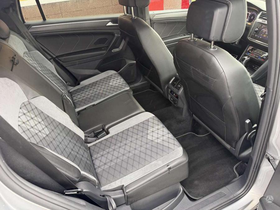 Pelēks Volkswagen Tiguan Allspace 2023 Tauragė, ar dzinēja tilpumu 2.00 L un nobraukumu 200 tūkst. km par 23300 €, foto 18 vietnē AUTOMOTO.COM.LV