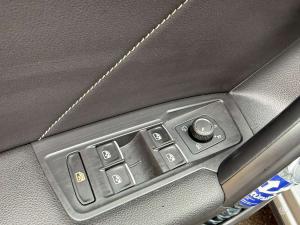 Pelēks Volkswagen Tiguan Allspace 2023 Tauragė, ar dzinēja tilpumu 2.00 L un nobraukumu 200 tūkst. km par 23300 €, foto 21 vietnē AUTOMOTO.COM.LV