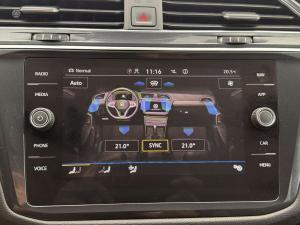 Pelēks Volkswagen Tiguan Allspace 2023 Tauragė, ar dzinēja tilpumu 2.00 L un nobraukumu 200 tūkst. km par 23300 €, foto 29 vietnē AUTOMOTO.COM.LV