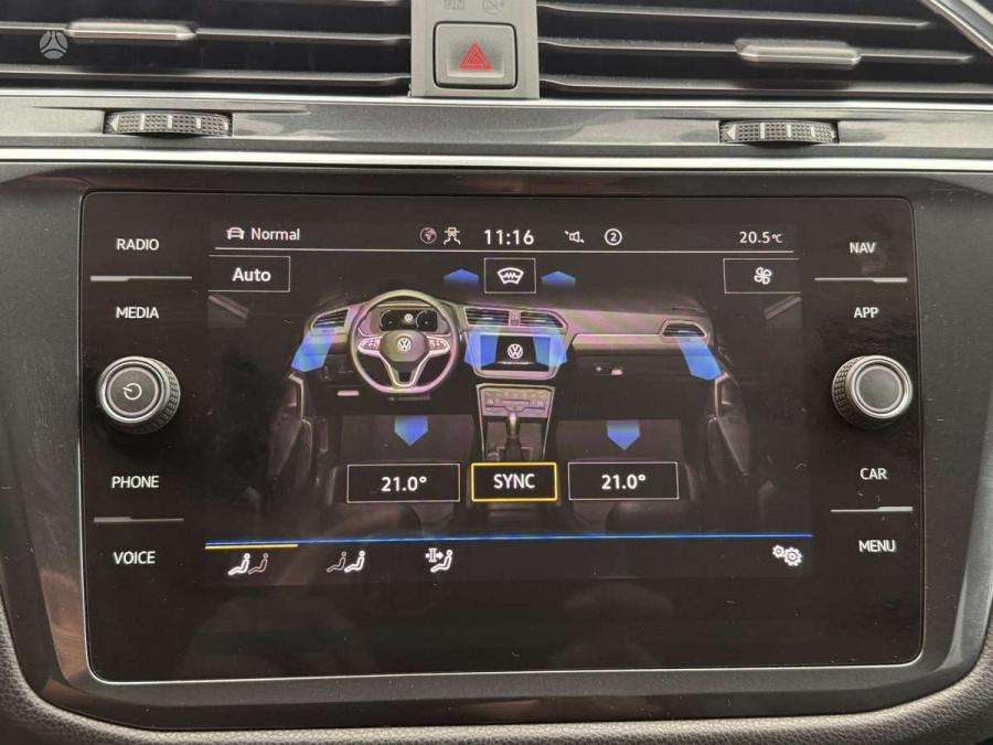 Pelēks Volkswagen Tiguan Allspace 2023 Tauragė, ar dzinēja tilpumu 2.00 L un nobraukumu 200 tūkst. km par 23300 €, foto 29 vietnē AUTOMOTO.COM.LV