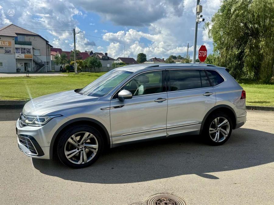 Grey Volkswagen Tiguan Allspace 2023 in Taurage, with an engine capacity of 2.00 L and mileage of 200 thousand km for 23500 €, photo 4 on AUTOMOTO.COM.LV