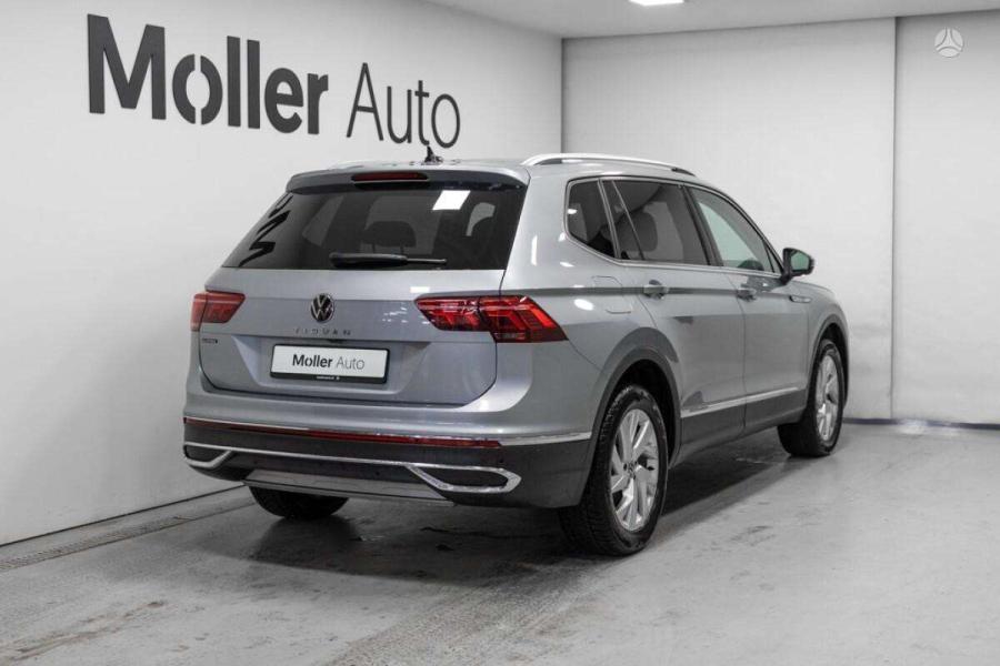 Grey Volkswagen Tiguan Allspace 2024 in Vilnius, with an engine capacity of 1.50 L and mileage of 47 thousand km for 31900 €, photo 4 on AUTOMOTO.COM.LV