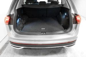 Pelēks Volkswagen Tiguan Allspace 2024 Viļņa, ar dzinēja tilpumu 1.50 L un nobraukumu 47 tūkst. km par 31900 €, foto 22 vietnē AUTOMOTO.COM.LV