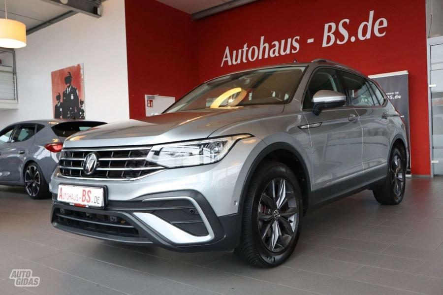 Pelēks Volkswagen Tiguan Allspace 2024 Kauņa, ar dzinēja tilpumu 1.50 L un nobraukumu 33 tūkst. km par 32686 €, foto 1 vietnē AUTOMOTO.COM.LV
