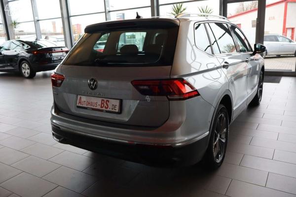 Pelēks Volkswagen Tiguan Allspace 2024 Kauņa, ar dzinēja tilpumu 1.50 L un nobraukumu 33 tūkst. km par 32686 €, foto 9 vietnē AUTOMOTO.COM.LV