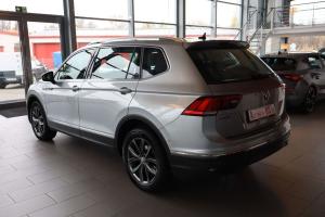Pelēks Volkswagen Tiguan Allspace 2024 Kauņa, ar dzinēja tilpumu 1.50 L un nobraukumu 33 tūkst. km par 32686 €, foto 4 vietnē AUTOMOTO.COM.LV