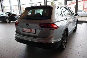 Pelēks Volkswagen Tiguan Allspace 2024 Kauņa, ar dzinēja tilpumu 1.50 L un nobraukumu 33 tūkst. km par 32686 €, foto 9 vietnē AUTOMOTO.COM.LV
