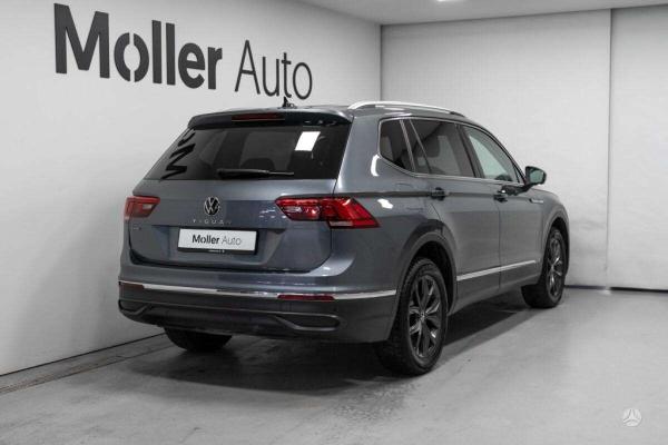 Grey Volkswagen Tiguan Allspace 2024 in Vilnius, with an engine capacity of 1.50 L and mileage of 49 thousand km for 29750 €, photo 3 on AUTOMOTO.COM.LV