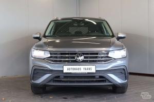 Pelēks Volkswagen Tiguan Allspace 2024 Kauņa, ar dzinēja tilpumu 1.50 L un nobraukumu 26 tūkst. km par 32579 €, foto 2 vietnē AUTOMOTO.COM.LV