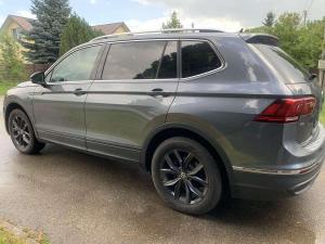 Pelēks Volkswagen Tiguan Allspace 2024 Kauņa, ar dzinēja tilpumu 2.00 L un nobraukumu 16 tūkst. km par 22400 €, foto 3 vietnē AUTOMOTO.COM.LV