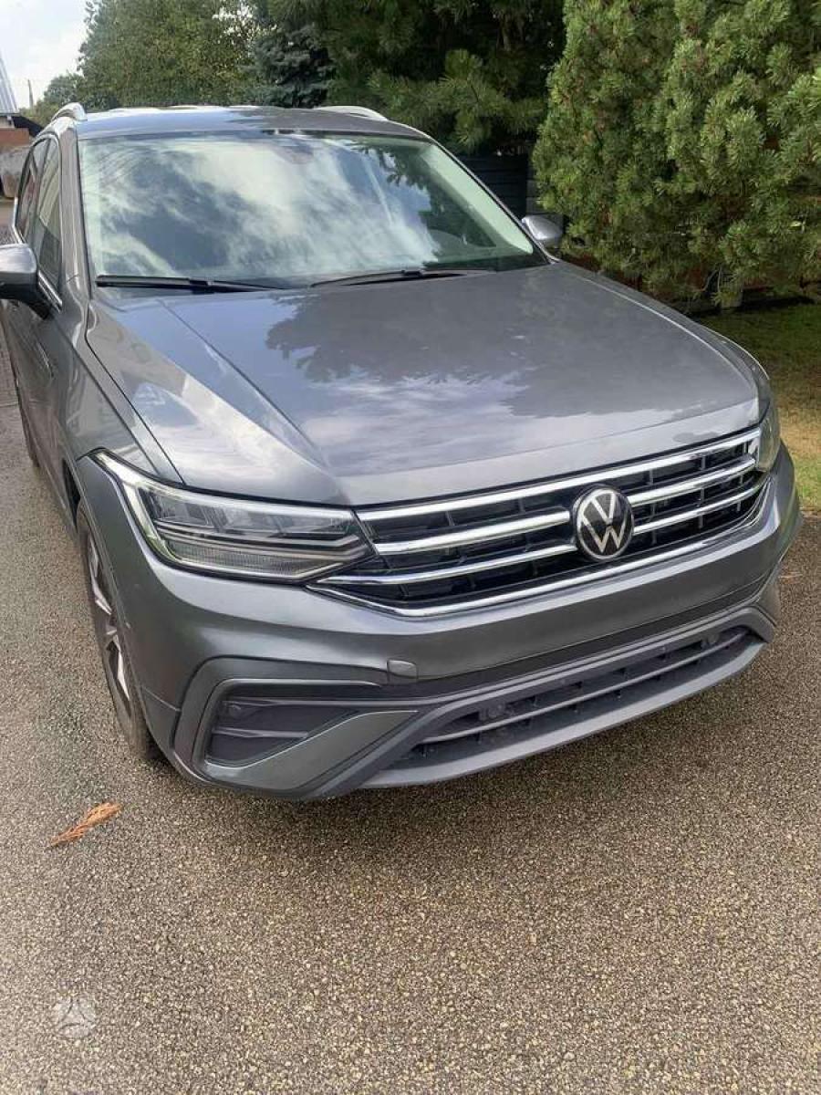 Pelēks Volkswagen Tiguan Allspace 2024 Kauņa, ar dzinēja tilpumu 2.00 L un nobraukumu 16 tūkst. km par 22400 €, foto 4 vietnē AUTOMOTO.COM.LV