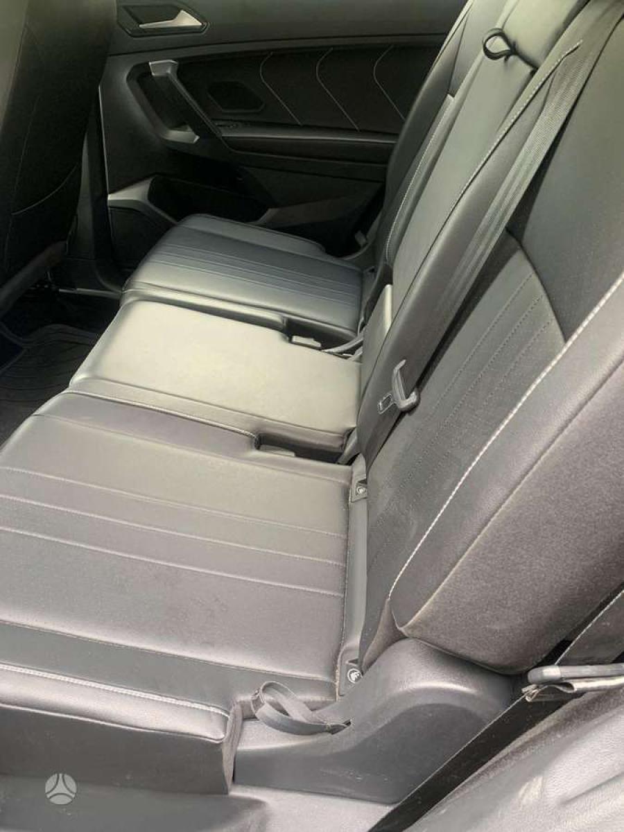 Pelēks Volkswagen Tiguan Allspace 2024 Kauņa, ar dzinēja tilpumu 2.00 L un nobraukumu 16 tūkst. km par 22400 €, foto 7 vietnē AUTOMOTO.COM.LV