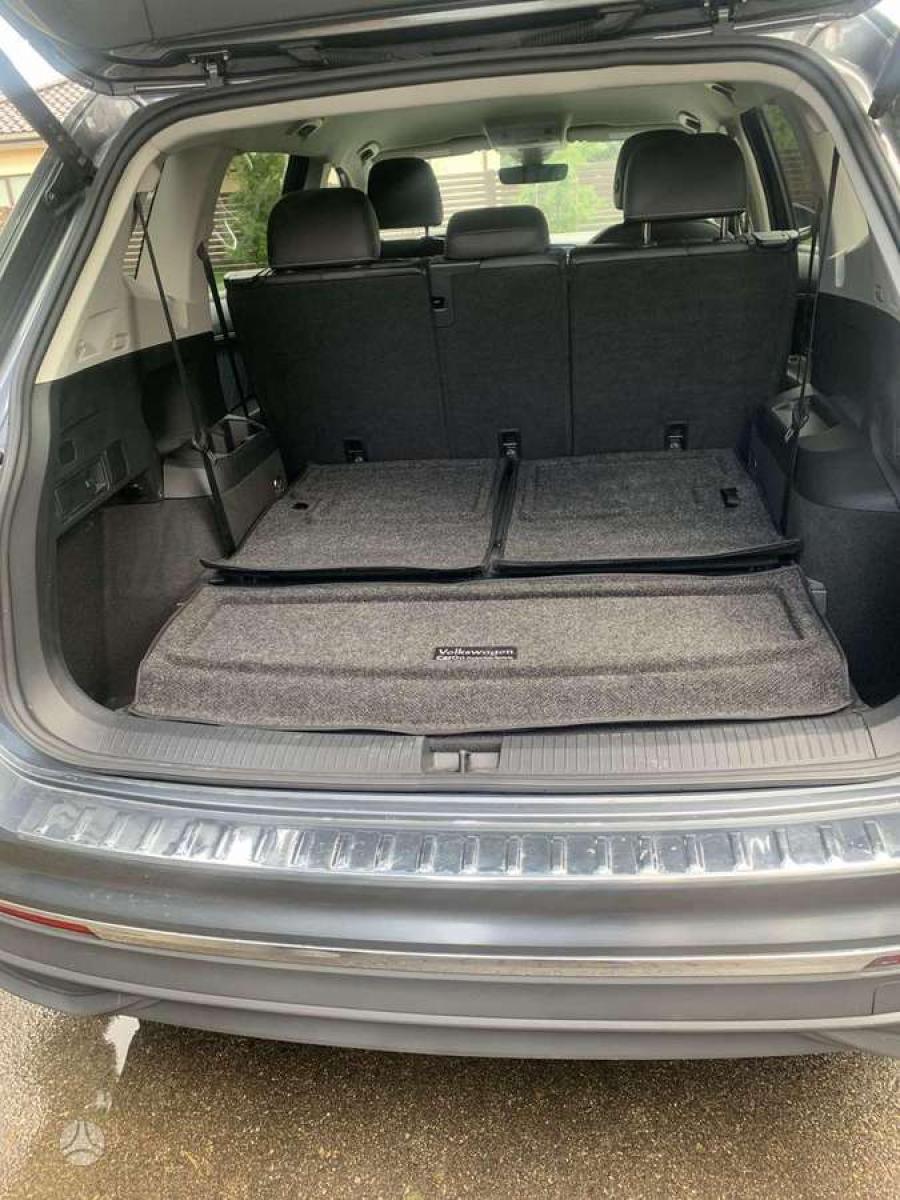 Pelēks Volkswagen Tiguan Allspace 2024 Kauņa, ar dzinēja tilpumu 2.00 L un nobraukumu 16 tūkst. km par 22400 €, foto 8 vietnē AUTOMOTO.COM.LV