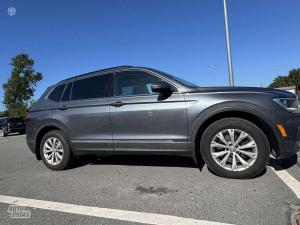 Pelēks Volkswagen Tiguan Allspace 2018 Palanga, ar dzinēja tilpumu 2.00 L un nobraukumu 131 tūkst. km par 16950 €, foto  vietnē AUTOMOTO.COM.LV