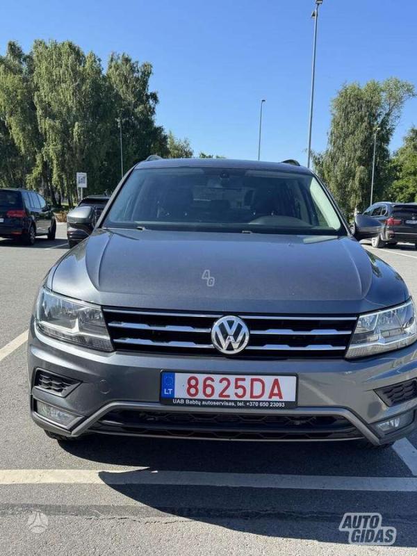 Pelēks Volkswagen Tiguan Allspace 2018 Palanga, ar dzinēja tilpumu 2.00 L un nobraukumu 131 tūkst. km par 16950 €, foto 2 vietnē AUTOMOTO.COM.LV
