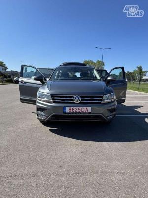 Серый Фольксваген Tiguan Allspace 2018 в Паланга, объемом двигателя 2.00 л и пробегом 131 тыс. км за 16950 €, фото 8 на AUTOMOTO.COM.LV