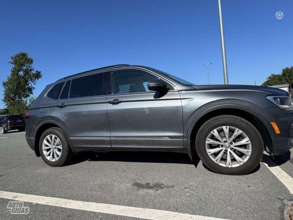 Pelēks Volkswagen Tiguan Allspace 2018 Palanga, ar dzinēja tilpumu 2.00 L un nobraukumu 131 tūkst. km par 16950 €, foto 9 vietnē AUTOMOTO.COM.LV