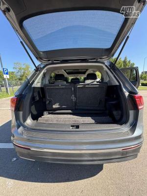 Серый Фольксваген Tiguan Allspace 2018 в Паланга, объемом двигателя 2.00 л и пробегом 131 тыс. км за 16950 €, фото 15 на AUTOMOTO.COM.LV