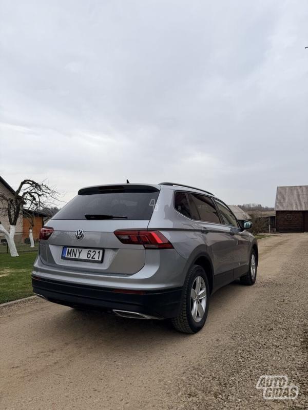 Volkswagen Tiguan Allspace 2020 in Telschi, with an engine capacity of 2.00 L and mileage of 103 thousand km for 16999 €, photo 4 on AUTOMOTO.COM.LV
