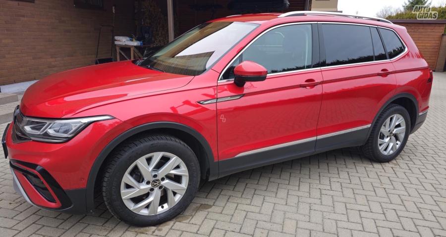 Red Volkswagen Tiguan Allspace 2023 in Vilnius, with an engine capacity of 1.50 L and mileage of 103 thousand km for 26700 €, photo 4 on AUTOMOTO.COM.LV