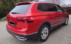 Red Volkswagen Tiguan Allspace 2023 in Vilnius, with an engine capacity of 1.50 L and mileage of 103 thousand km for 26700 €, photo 7 on AUTOMOTO.COM.LV