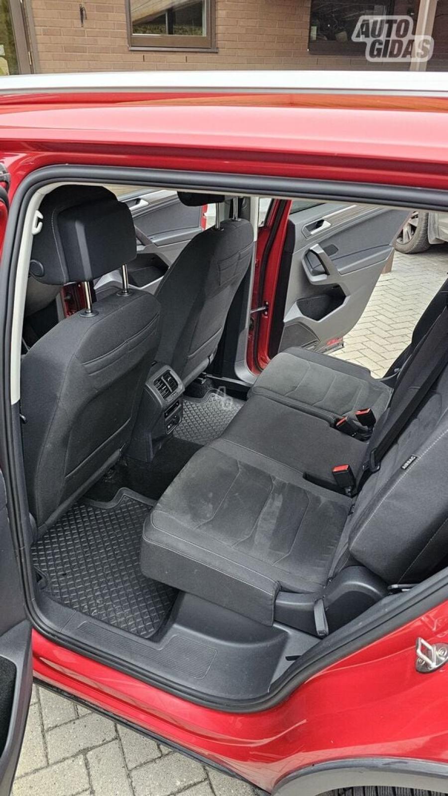 Red Volkswagen Tiguan Allspace 2023 in Vilnius, with an engine capacity of 1.50 L and mileage of 103 thousand km for 26700 €, photo 11 on AUTOMOTO.COM.LV