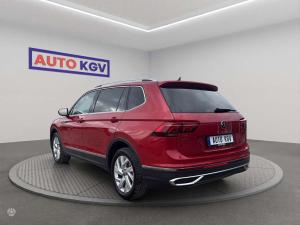 Sarkans Volkswagen Tiguan Allspace 2023 Kauņa, ar dzinēja tilpumu 1.50 L un nobraukumu 105 tūkst. km par 26999 €, foto 4 vietnē AUTOMOTO.COM.LV