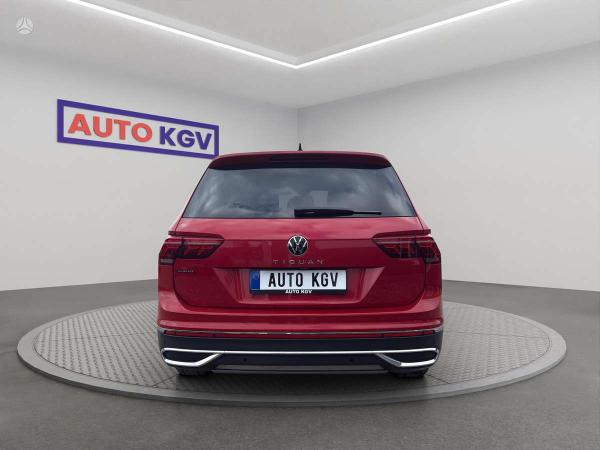 Red Volkswagen Tiguan Allspace 2023 in Kaunas, with an engine capacity of 1.50 L and mileage of 105 thousand km for 26999 €, photo 4 on AUTOMOTO.COM.LV