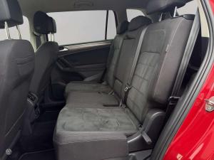 Sarkans Volkswagen Tiguan Allspace 2023 Kauņa, ar dzinēja tilpumu 1.50 L un nobraukumu 105 tūkst. km par 26999 €, foto 12 vietnē AUTOMOTO.COM.LV