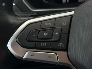 Sarkans Volkswagen Tiguan Allspace 2023 Kauņa, ar dzinēja tilpumu 1.50 L un nobraukumu 105 tūkst. km par 26999 €, foto 19 vietnē AUTOMOTO.COM.LV
